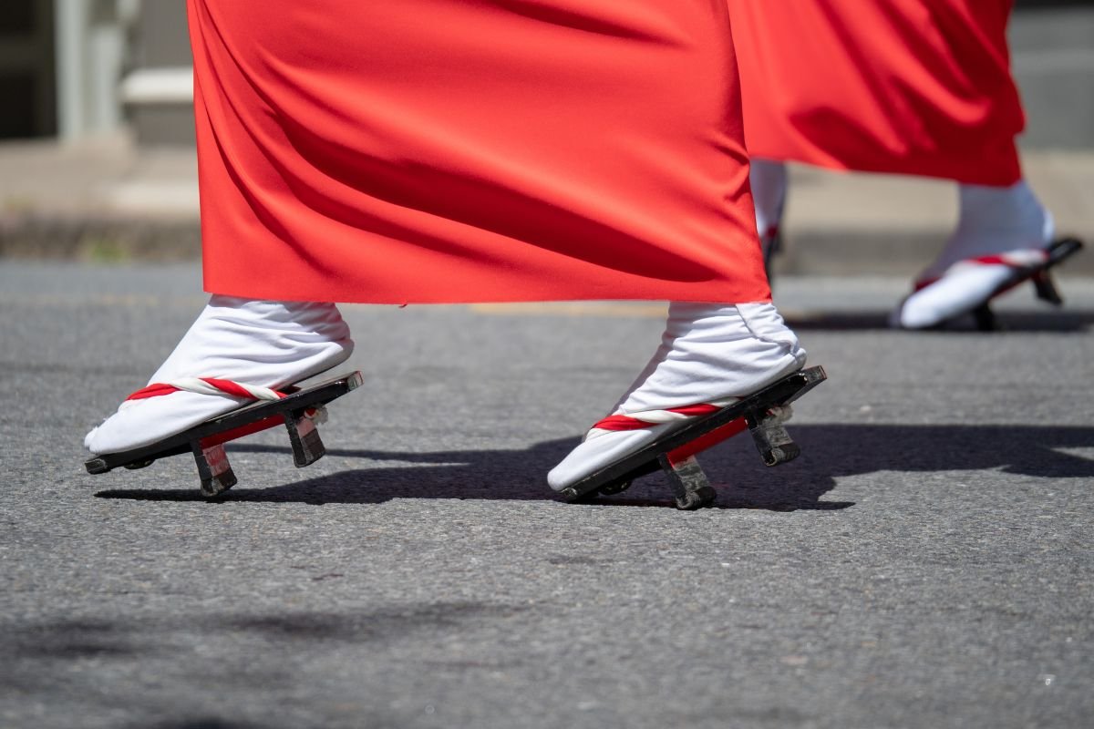 Cultural Footsteps: Japanese Shoes from Geta To Tabi And Their ...