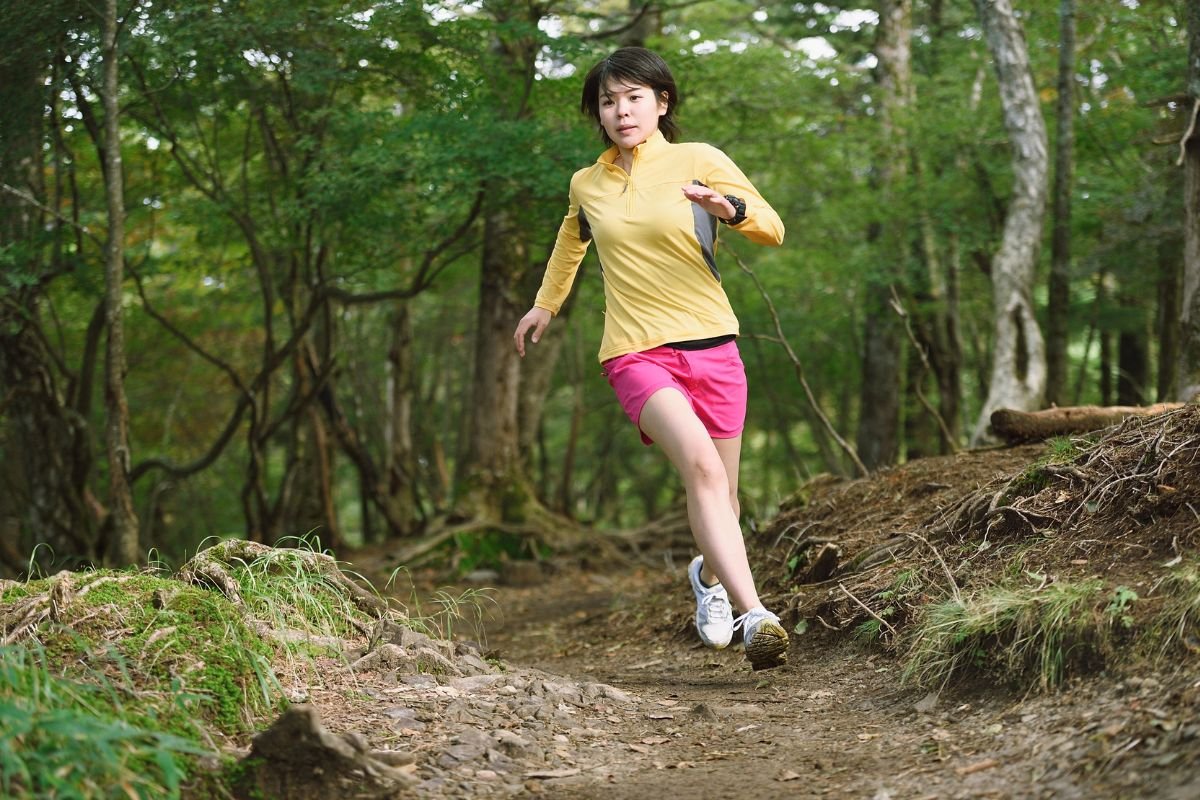 Trail Running for Women: A Path to Strength and Well-being - TQS Magazine